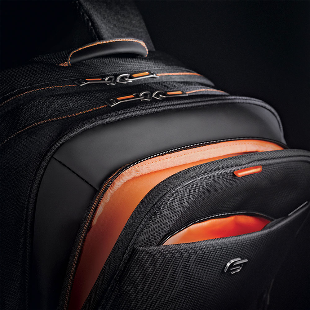 Backpack Solo Ubn701-4 17 pulgadas negro/naranja | Papelería Lumen