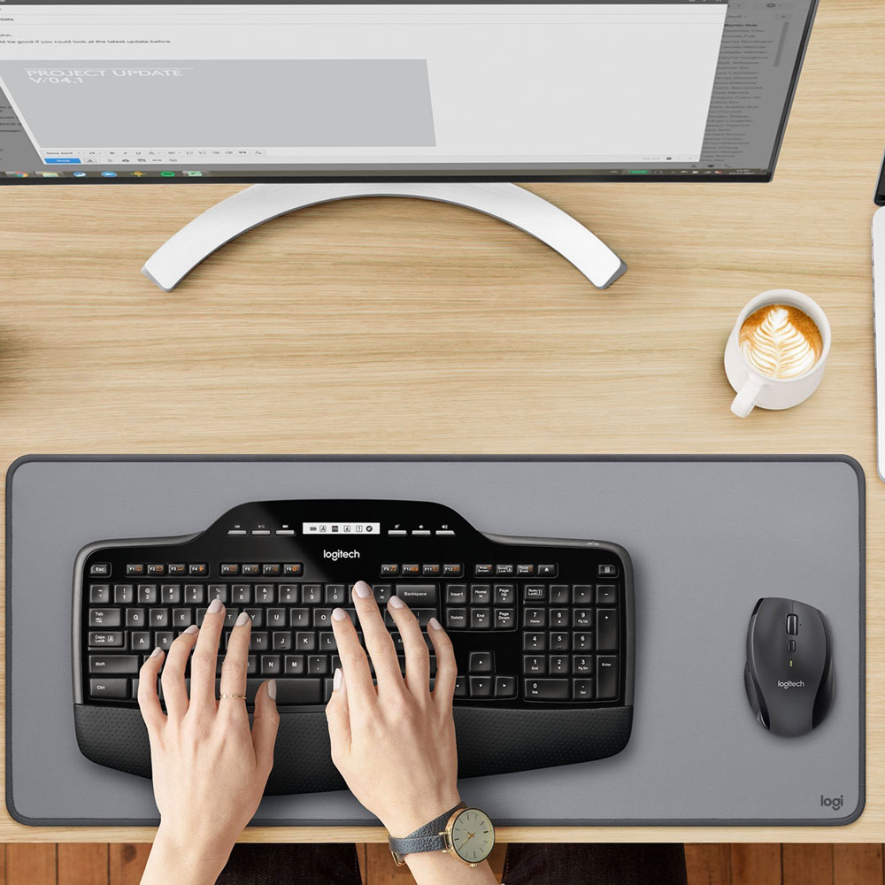 Tapete para mouse Logitech Desk Mat Studio Pad gris | Papelería Lumen